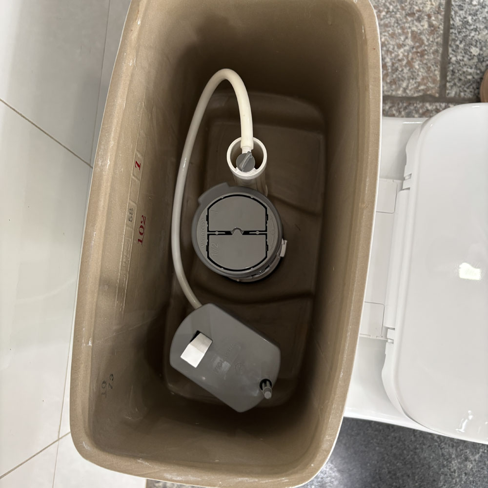 Bồn cầu 1 khối Viglacera BL5V+VG826 hệ thống xả xoáy