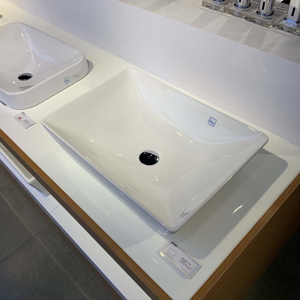 Chậu rửa lavabo đặt bàn TOTO LT1735